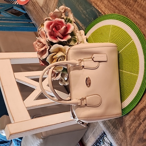 Coach | Bags | Coach Blush Color Crossbody | Poshmark